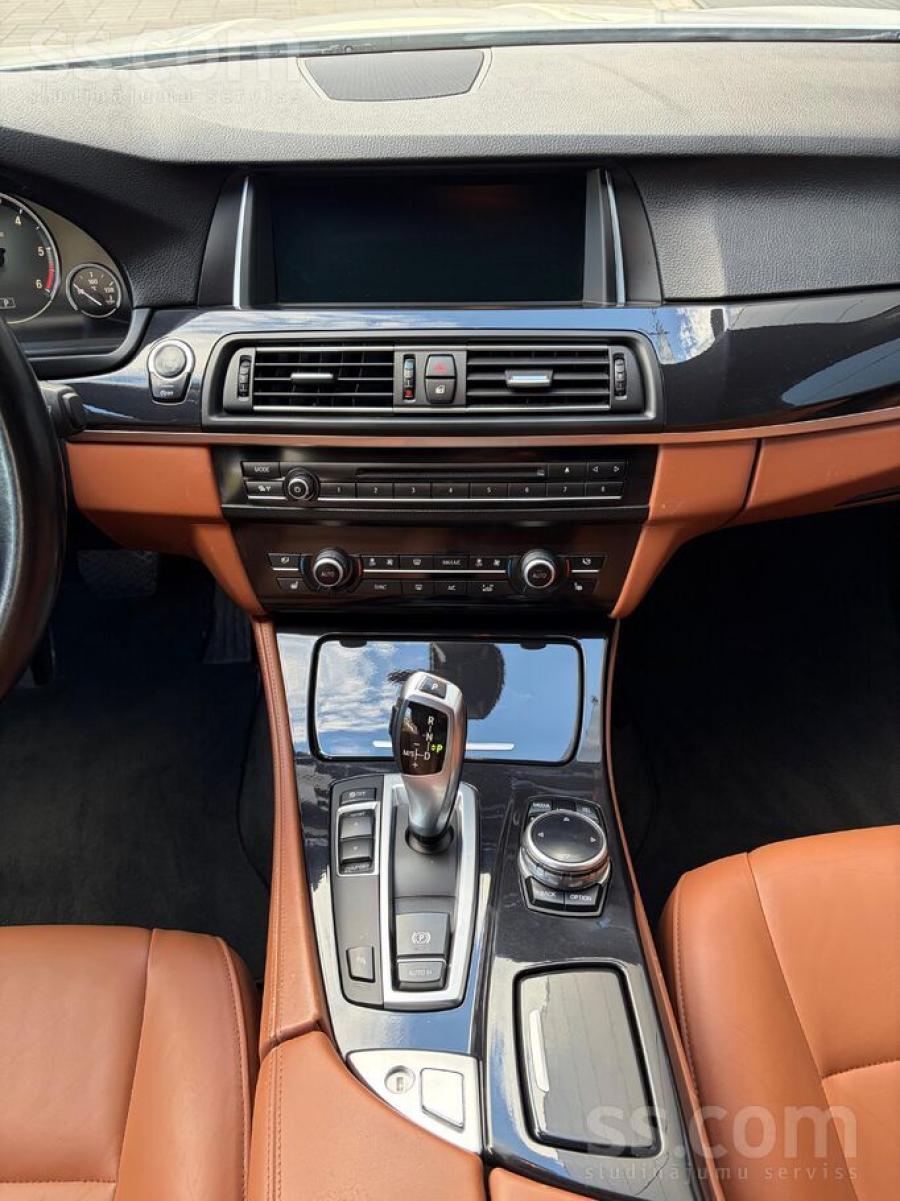 Balts BMW 535 2014 Rīga, ar dzinēja tilpumu 3.00 L un nobraukumu 372 tūkst. km par 12900 €, foto 21 vietnē AUTOMOTO.COM.LV