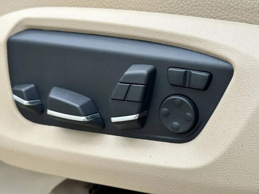 Balts BMW 535 2016 Rīga, ar dzinēja tilpumu 3.00 L un nobraukumu 196 tūkst. km par 21990 €, foto 12 vietnē AUTOMOTO.COM.LV