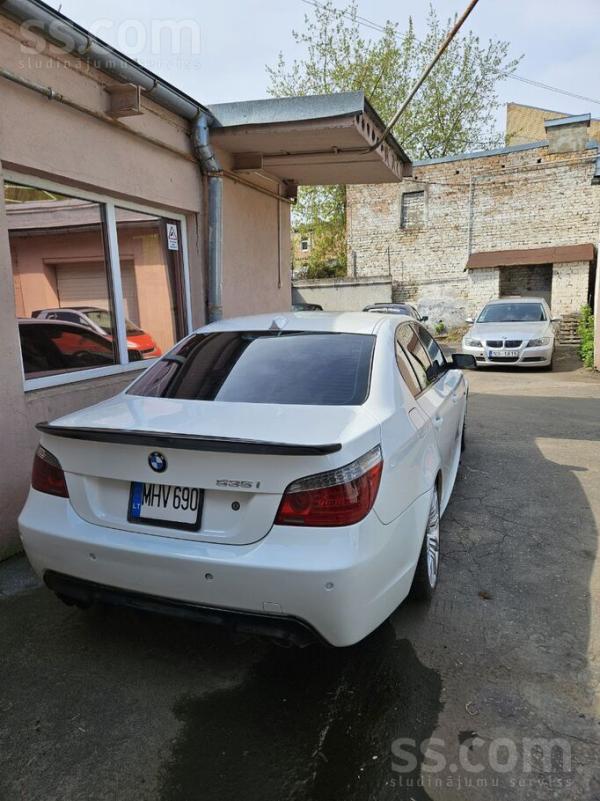 Balts BMW 535 2010 Rīga, ar dzinēja tilpumu 3.00 L un nobraukumu 290 tūkst. km par 4500 €, foto 5 vietnē AUTOMOTO.COM.LV