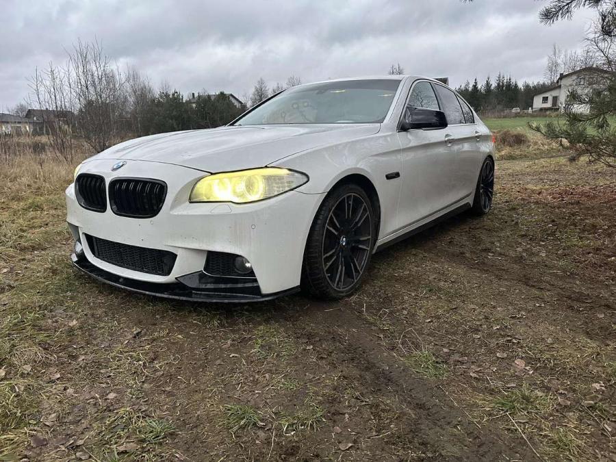 White BMW 535 2011 in Vilnius, with an engine capacity of 2.98 L and mileage of 275 thousand km for 4750 €, photo 7 on AUTOMOTO.COM.LV