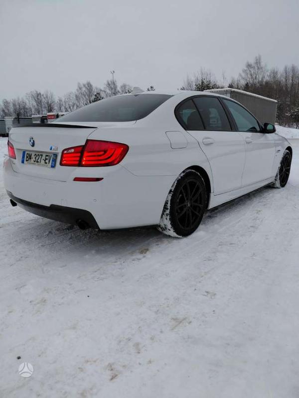 White BMW 535 2011 in Vilnius, with an engine capacity of 2.99 L and mileage of 260 thousand km for 9400 €, photo 4 on AUTOMOTO.COM.LV