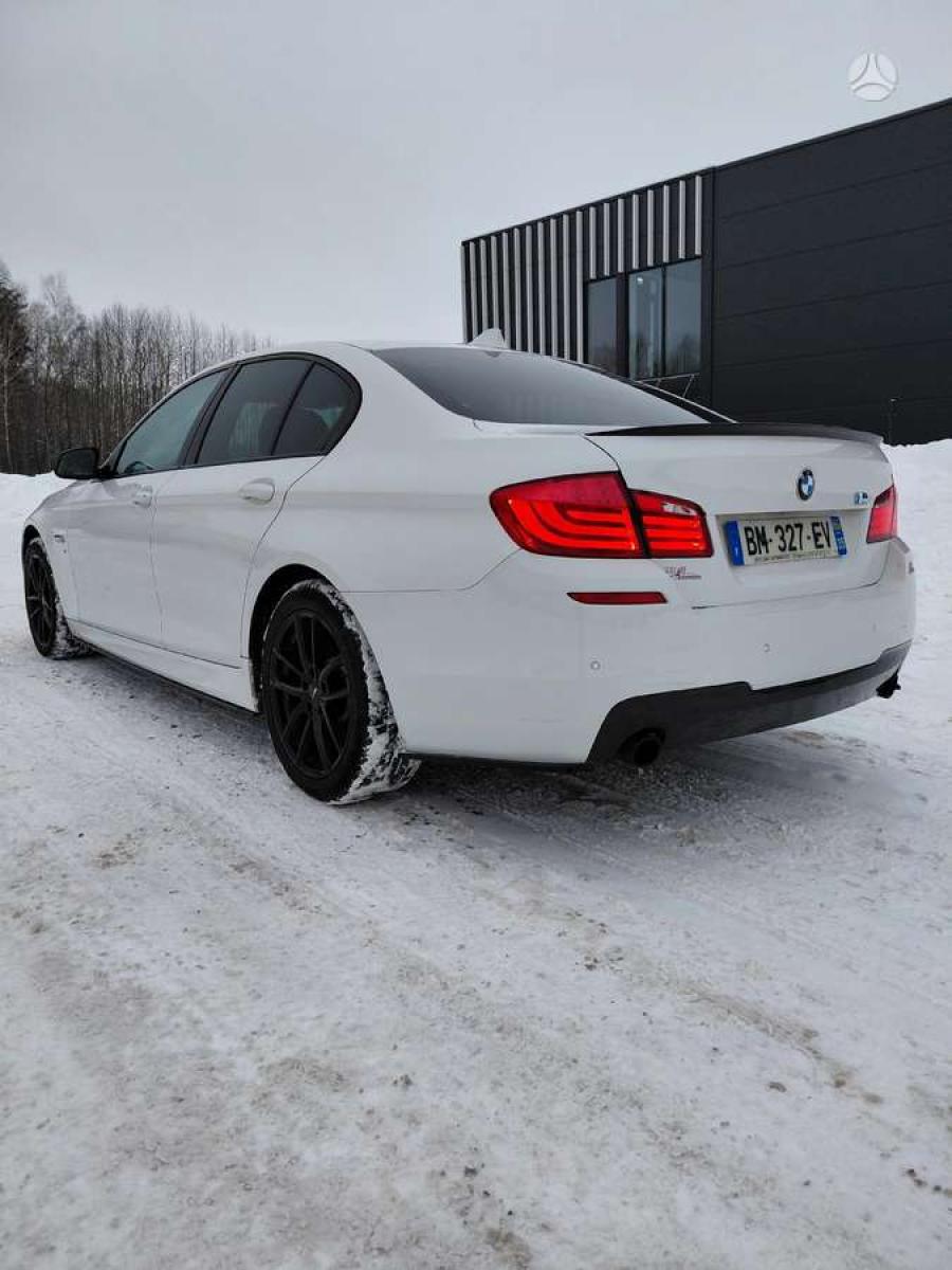White BMW 535 2011 in Vilnius, with an engine capacity of 2.99 L and mileage of 260 thousand km for 9400 €, photo 5 on AUTOMOTO.COM.LV