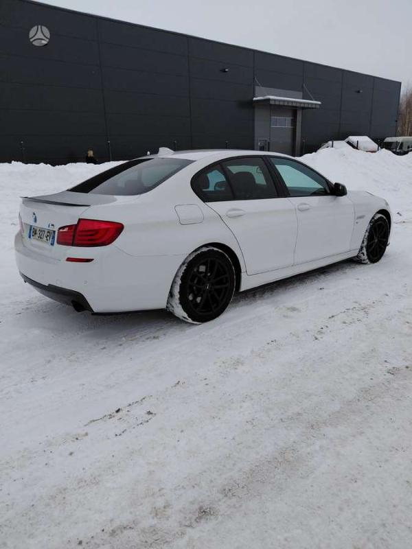 White BMW 535 2011 in Vilnius, with an engine capacity of 2.99 L and mileage of 260 thousand km for 9400 €, photo 7 on AUTOMOTO.COM.LV