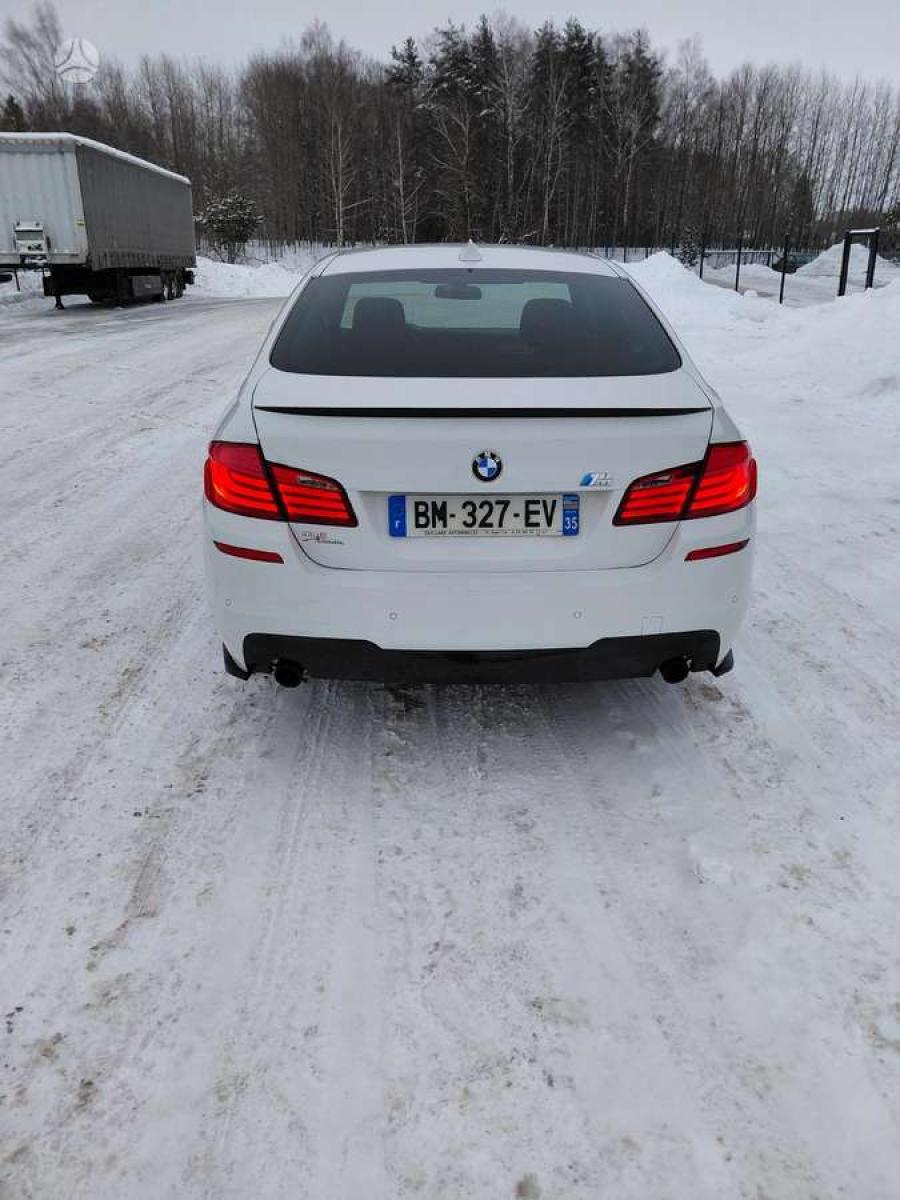 White BMW 535 2011 in Vilnius, with an engine capacity of 2.99 L and mileage of 260 thousand km for 9400 €, photo 8 on AUTOMOTO.COM.LV