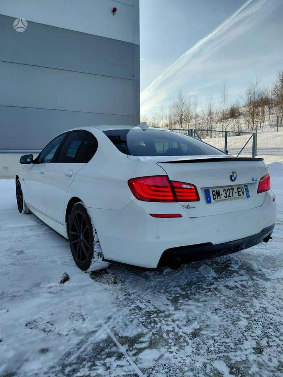 Balts BMW 535 2011 Viļņa, ar dzinēja tilpumu 2.99 L un nobraukumu 261 tūkst. km par 9400 €, foto 9 vietnē AUTOMOTO.COM.LV