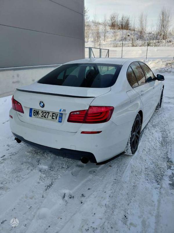 White BMW 535 2011 in Vilnius, with an engine capacity of 2.99 L and mileage of 261 thousand km for 9400 €, photo 10 on AUTOMOTO.COM.LV