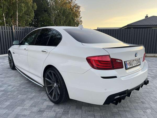 White BMW 535 2011 in Vilnius, with an engine capacity of 2.98 L and mileage of 299 thousand km for 9500 €, photo 7 on AUTOMOTO.COM.LV