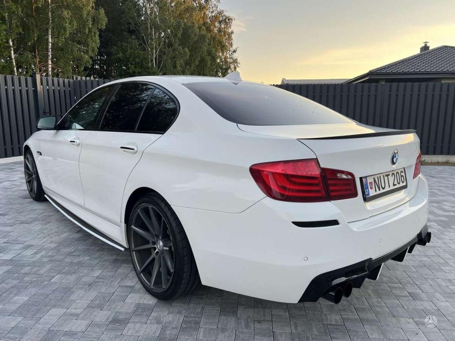 Balts BMW 535 2011 Viļņa, ar dzinēja tilpumu 2.98 L un nobraukumu 299 tūkst. km par 9500 €, foto 8 vietnē AUTOMOTO.COM.LV