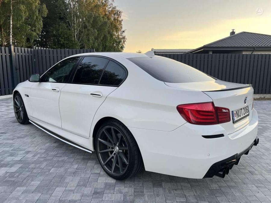 Balts BMW 535 2011 Viļņa, ar dzinēja tilpumu 2.98 L un nobraukumu 299 tūkst. km par 9500 €, foto 9 vietnē AUTOMOTO.COM.LV