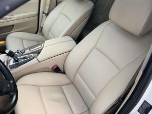 Balts BMW 535 2011 Viļņa, ar dzinēja tilpumu 2.98 L un nobraukumu 299 tūkst. km par 9500 €, foto 17 vietnē AUTOMOTO.COM.LV