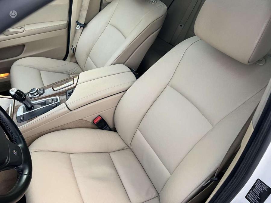 Balts BMW 535 2011 Viļņa, ar dzinēja tilpumu 2.98 L un nobraukumu 299 tūkst. km par 9500 €, foto 17 vietnē AUTOMOTO.COM.LV