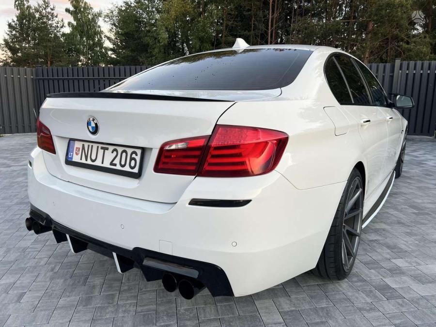 Balts BMW 535 2011 Viļņa, ar dzinēja tilpumu 2.98 L un nobraukumu 299 tūkst. km par 9500 €, foto 20 vietnē AUTOMOTO.COM.LV