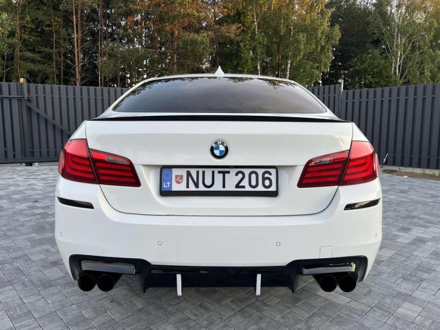 Balts BMW 535 2011 Viļņa, ar dzinēja tilpumu 2.98 L un nobraukumu 299 tūkst. km par 9500 €, foto 22 vietnē AUTOMOTO.COM.LV