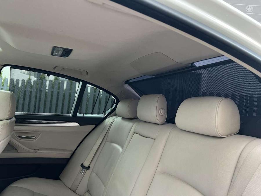 Balts BMW 535 2011 Viļņa, ar dzinēja tilpumu 2.98 L un nobraukumu 280 tūkst. km par 9400 €, foto 24 vietnē AUTOMOTO.COM.LV