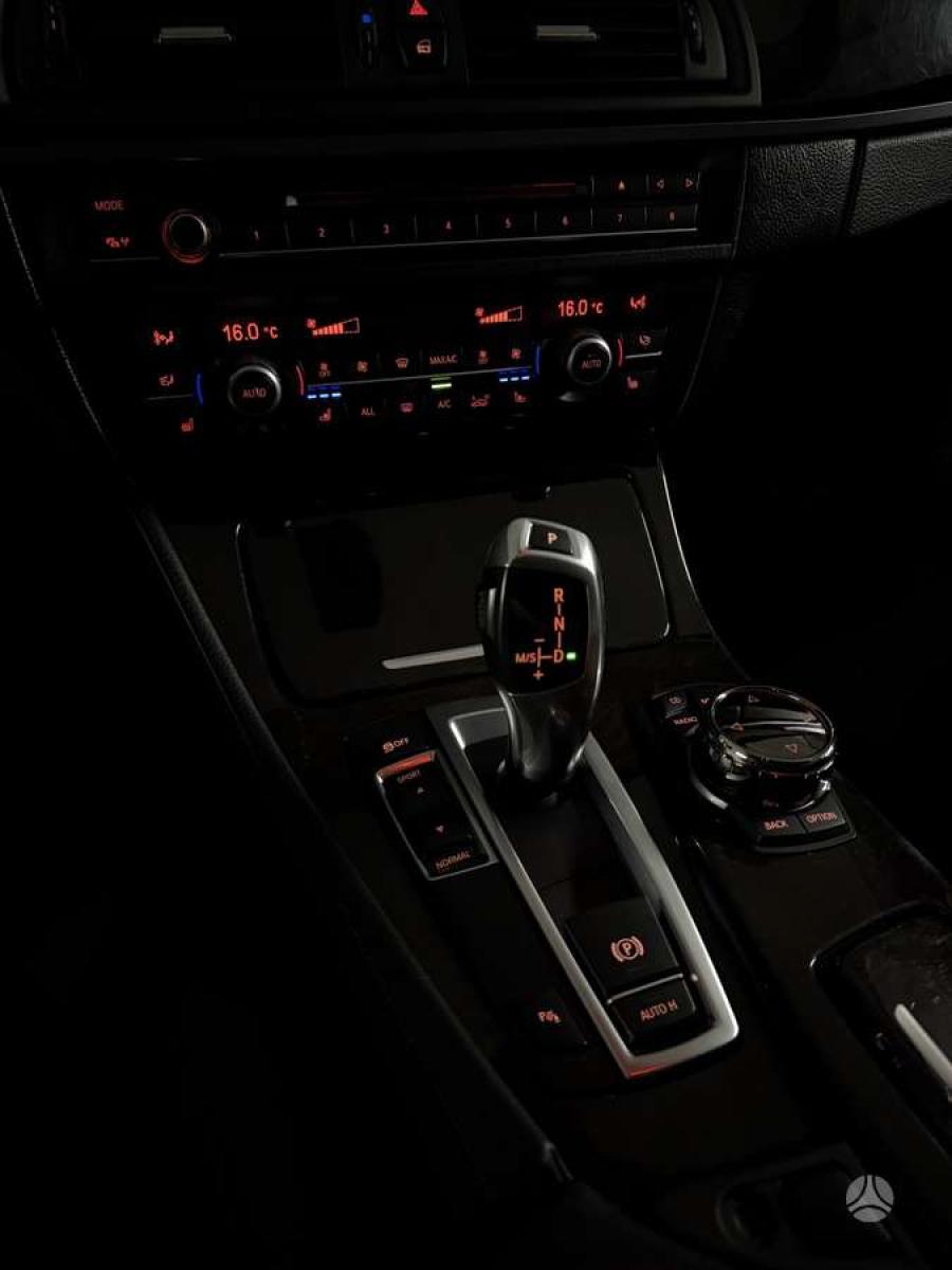 Balts BMW 535 2011 Viļņa, ar dzinēja tilpumu 2.98 L un nobraukumu 295 tūkst. km par 9999 €, foto 27 vietnē AUTOMOTO.COM.LV