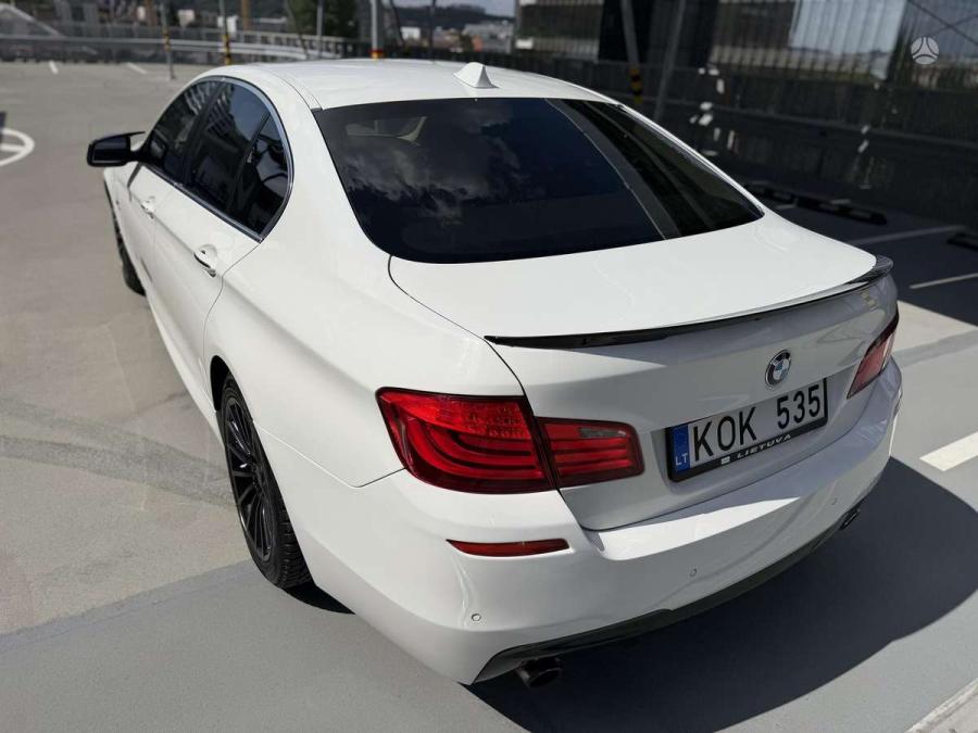 Balts BMW 535 2011 Viļņa, ar dzinēja tilpumu 2.98 L un nobraukumu 299 tūkst. km par 9800 €, foto 5 vietnē AUTOMOTO.COM.LV