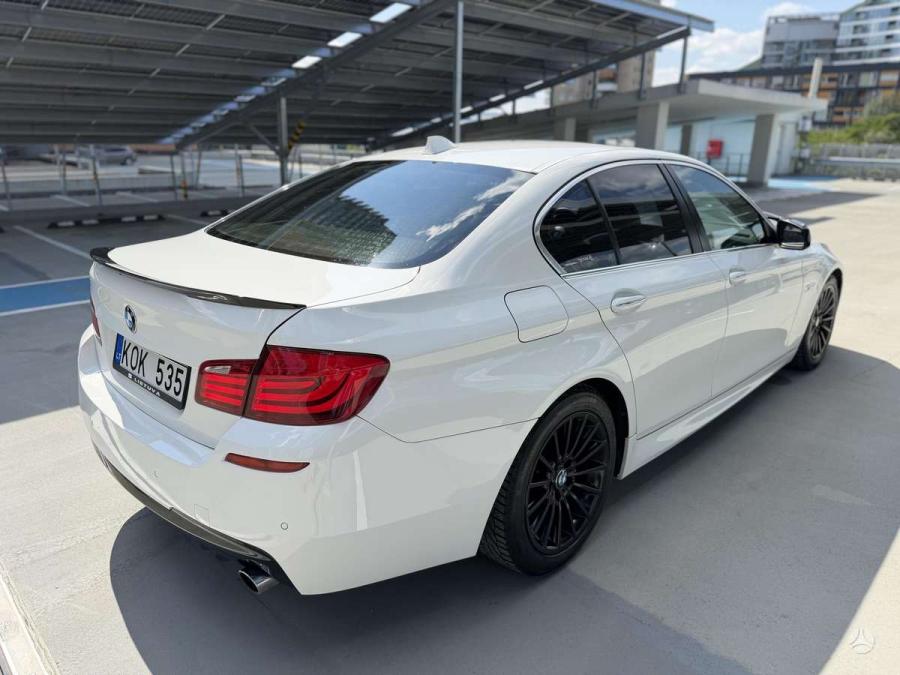 Balts BMW 535 2011 Viļņa, ar dzinēja tilpumu 2.98 L un nobraukumu 299 tūkst. km par 9800 €, foto 8 vietnē AUTOMOTO.COM.LV