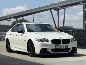Balts BMW 535 2011 Viļņa, ar dzinēja tilpumu 2.98 L un nobraukumu 299 tūkst. km par 9800 €, foto 11 vietnē AUTOMOTO.COM.LV