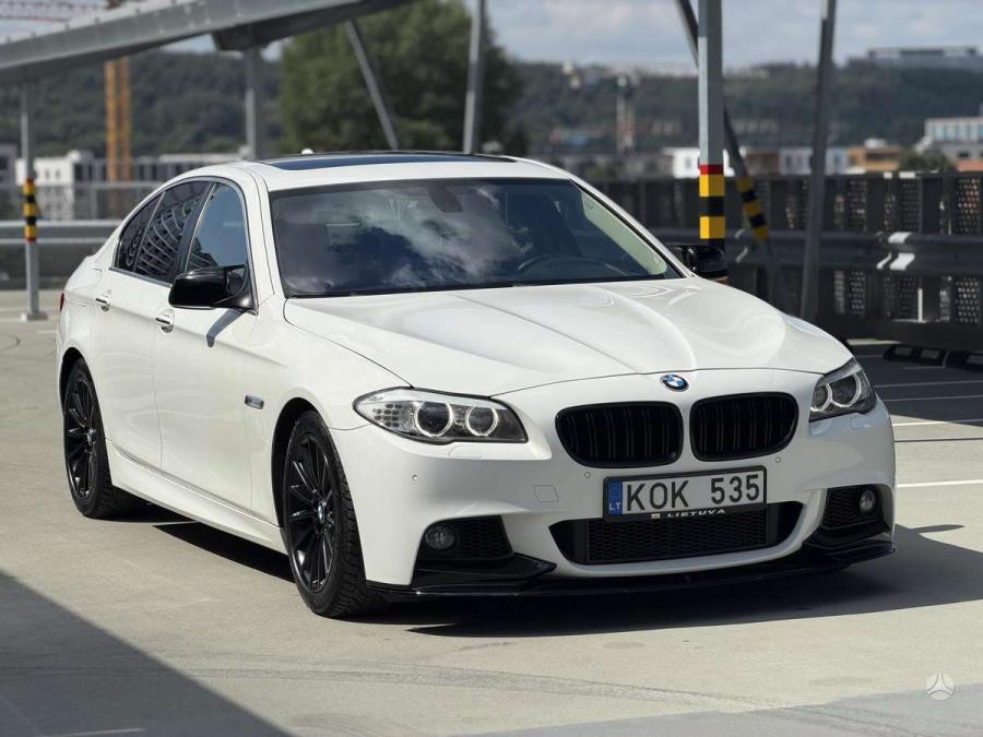 Balts BMW 535 2011 Viļņa, ar dzinēja tilpumu 2.98 L un nobraukumu 299 tūkst. km par 9800 €, foto 12 vietnē AUTOMOTO.COM.LV
