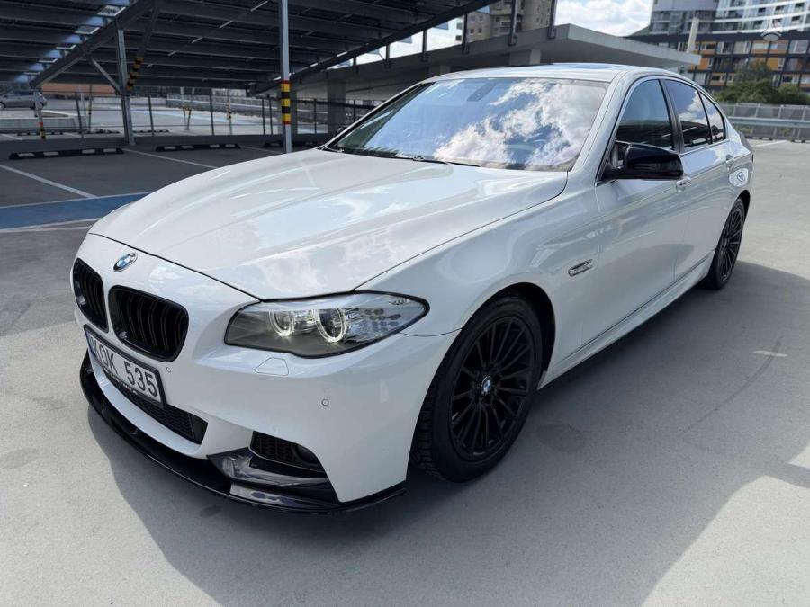 Balts BMW 535 2011 Viļņa, ar dzinēja tilpumu 2.98 L un nobraukumu 299 tūkst. km par 9800 €, foto 14 vietnē AUTOMOTO.COM.LV
