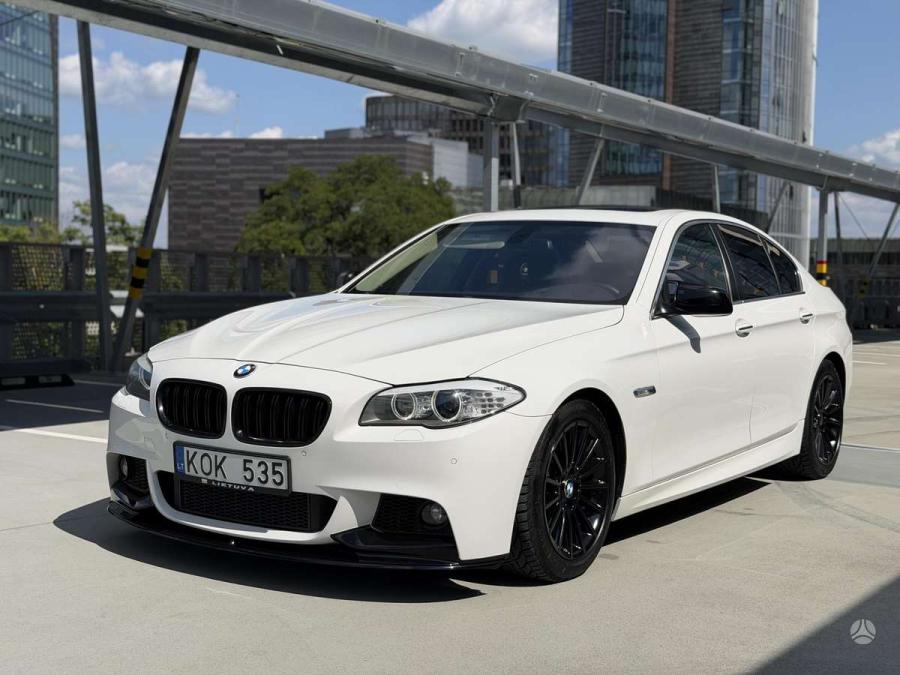 Balts BMW 535 2011 Viļņa, ar dzinēja tilpumu 2.98 L un nobraukumu 299 tūkst. km par 9800 €, foto 18 vietnē AUTOMOTO.COM.LV