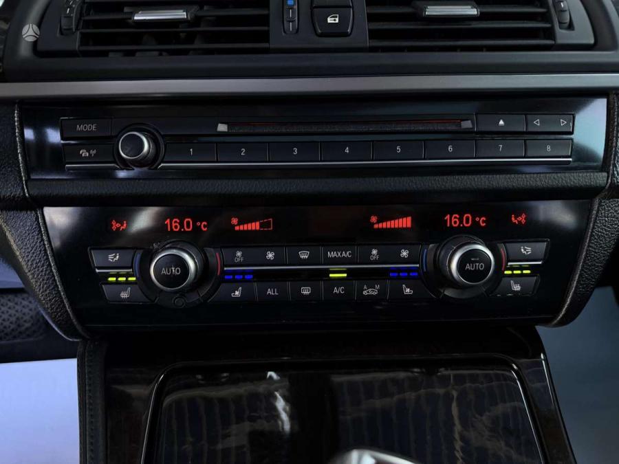Balts BMW 535 2011 Viļņa, ar dzinēja tilpumu 2.98 L un nobraukumu 299 tūkst. km par 9800 €, foto 24 vietnē AUTOMOTO.COM.LV