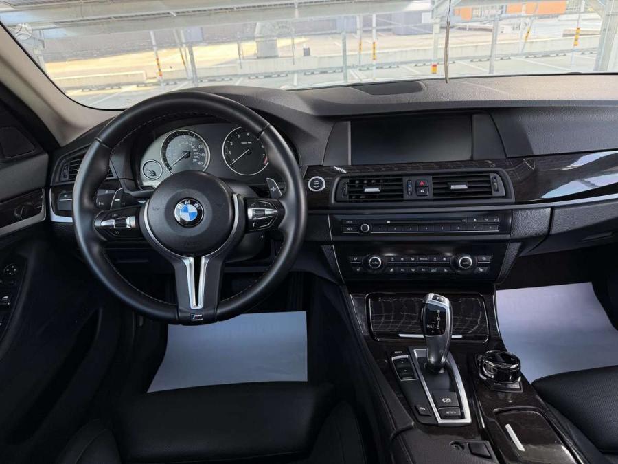 Balts BMW 535 2011 Viļņa, ar dzinēja tilpumu 2.98 L un nobraukumu 299 tūkst. km par 9800 €, foto 25 vietnē AUTOMOTO.COM.LV
