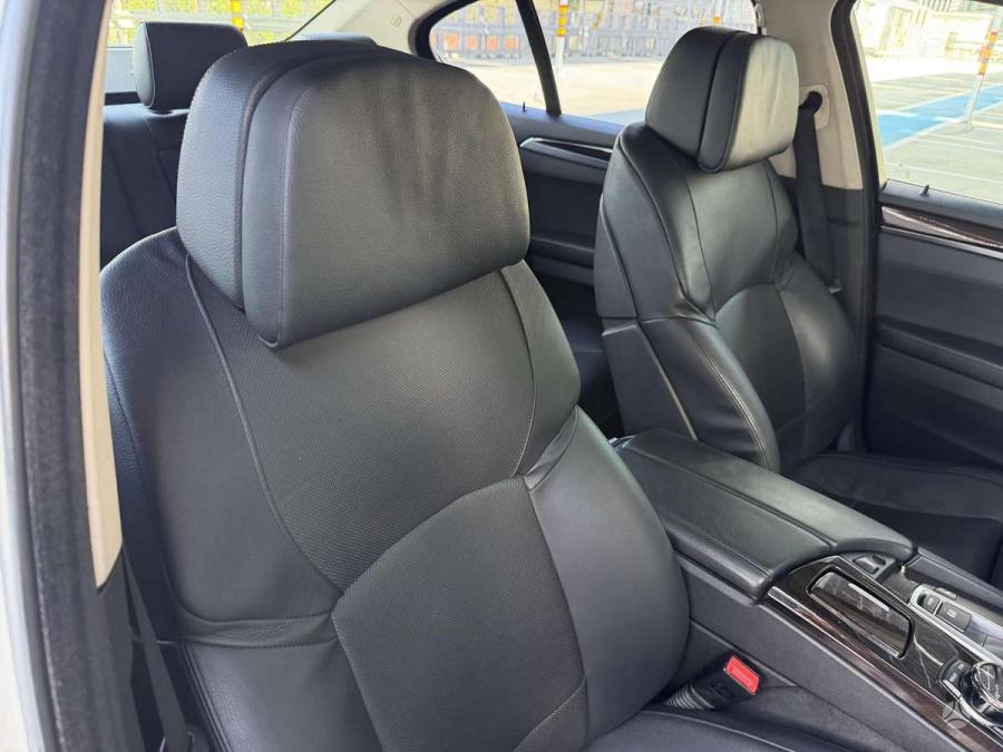 Balts BMW 535 2011 Viļņa, ar dzinēja tilpumu 2.98 L un nobraukumu 299 tūkst. km par 9800 €, foto 31 vietnē AUTOMOTO.COM.LV