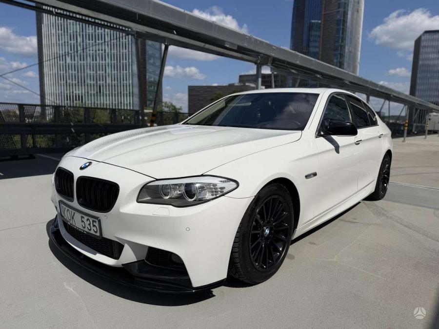 White BMW 535 2011 in Vilnius, with an engine capacity of 2.98 L and mileage of 297 thousand km for 9600 €, photo 3 on AUTOMOTO.COM.LV