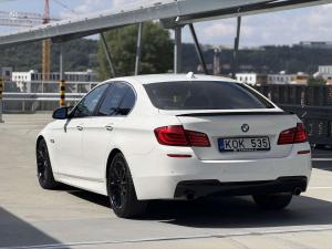 White BMW 535 2011 in Vilnius, with an engine capacity of 2.98 L and mileage of 297 thousand km for 9600 €, photo 16 on AUTOMOTO.COM.LV