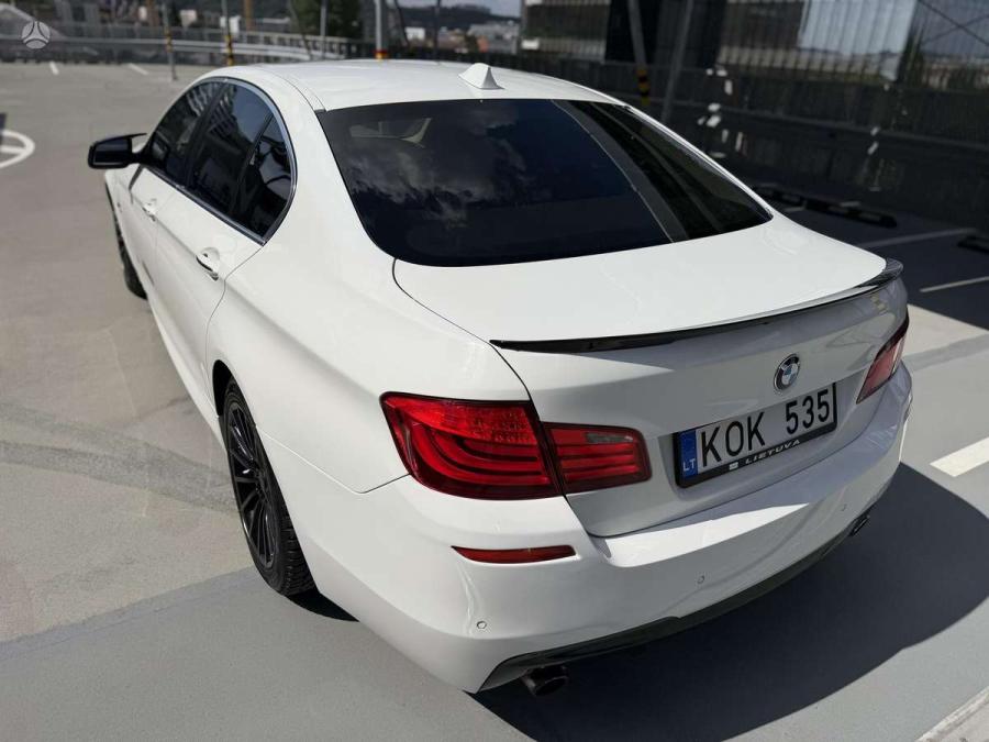 White BMW 535 2011 in Vilnius, with an engine capacity of 2.98 L and mileage of 297 thousand km for 9600 €, photo 18 on AUTOMOTO.COM.LV