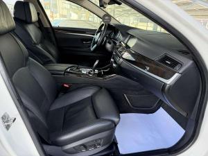 White BMW 535 2011 in Vilnius, with an engine capacity of 2.98 L and mileage of 297 thousand km for 9600 €, photo 28 on AUTOMOTO.COM.LV