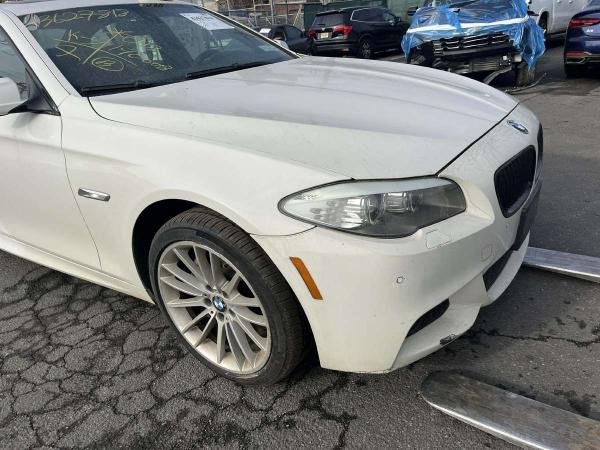 White BMW 535 2012 in Kretinga, with an engine capacity of 2.98 L and mileage of 190 thousand km for 5500 €, photo 6 on AUTOMOTO.COM.LV