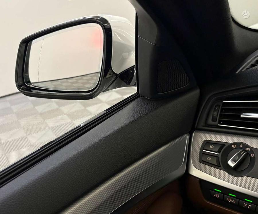 Balts BMW 535 2012 Marijampole, ar dzinēja tilpumu 2.99 L un nobraukumu 288 tūkst. km par 11999 €, foto 12 vietnē AUTOMOTO.COM.LV