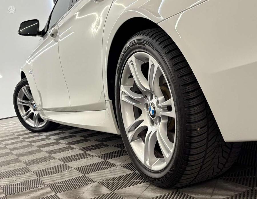 Balts BMW 535 2012 Marijampole, ar dzinēja tilpumu 2.99 L un nobraukumu 288 tūkst. km par 11999 €, foto 22 vietnē AUTOMOTO.COM.LV