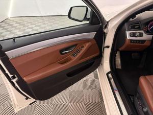 Balts BMW 535 2012 Marijampole, ar dzinēja tilpumu 2.99 L un nobraukumu 288 tūkst. km par 11999 €, foto 28 vietnē AUTOMOTO.COM.LV