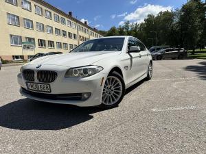 White BMW 535 2012 in Alytus, with an engine capacity of 2.98 L and mileage of 293 thousand km for 9250 €, photo 5 on AUTOMOTO.COM.LV