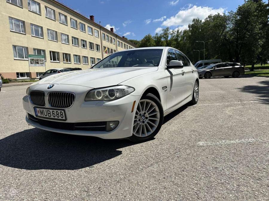 White BMW 535 2012 in Alytus, with an engine capacity of 2.98 L and mileage of 293 thousand km for 9250 €, photo 5 on AUTOMOTO.COM.LV