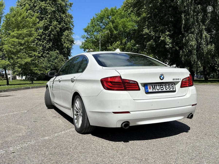 White BMW 535 2012 in Alytus, with an engine capacity of 2.98 L and mileage of 293 thousand km for 9250 €, photo 10 on AUTOMOTO.COM.LV
