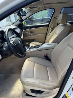 White BMW 535 2012 in Alytus, with an engine capacity of 2.98 L and mileage of 293 thousand km for 9250 €, photo 20 on AUTOMOTO.COM.LV