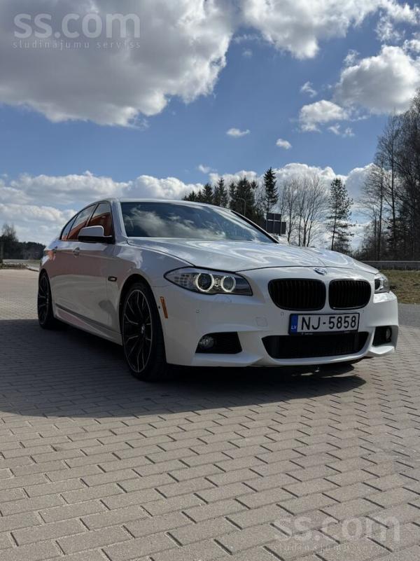 White BMW 535 2013 in Jelgava, with an engine capacity of 3.00 L and mileage of 115 thousand km for 19500 €, photo 6 on AUTOMOTO.COM.LV