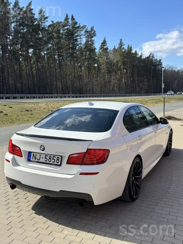 White BMW 535 2013 in Jelgava, with an engine capacity of 3.00 L and mileage of 115 thousand km for 19500 €, photo 8 on AUTOMOTO.COM.LV