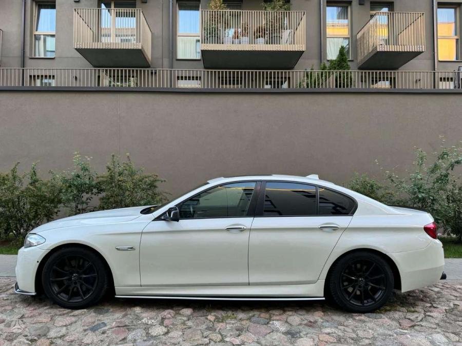 Balts BMW 535 2013 Viļņa, ar dzinēja tilpumu 2.98 L un nobraukumu 256 tūkst. km par 10800 €, foto 4 vietnē AUTOMOTO.COM.LV