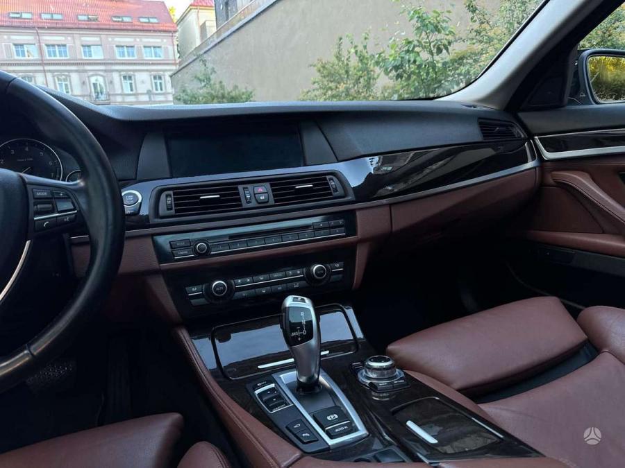 Balts BMW 535 2013 Viļņa, ar dzinēja tilpumu 2.98 L un nobraukumu 256 tūkst. km par 10800 €, foto 8 vietnē AUTOMOTO.COM.LV