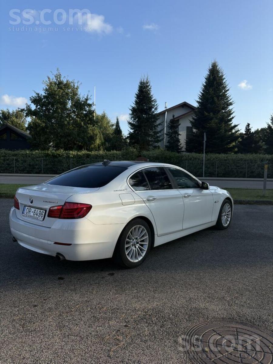 White BMW 535 2013 in Riga, with an engine capacity of 3.00 L and mileage of 278 thousand km for 11000 €, photo 3 on AUTOMOTO.COM.LV