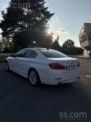 White BMW 535 2013 in Riga, with an engine capacity of 3.00 L and mileage of 278 thousand km for 11000 €, photo 4 on AUTOMOTO.COM.LV