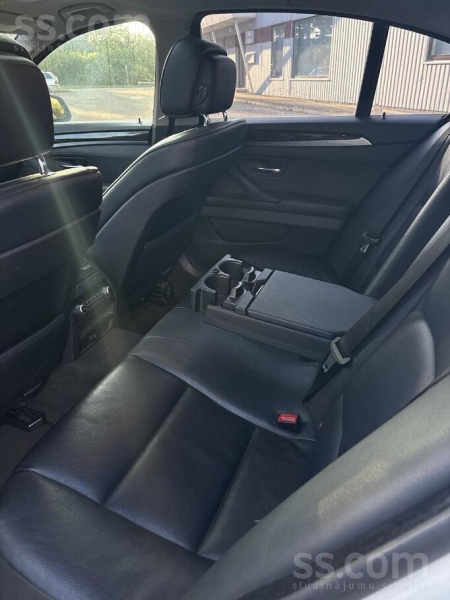White BMW 535 2013 in Riga, with an engine capacity of 3.00 L and mileage of 278 thousand km for 11000 €, photo 7 on AUTOMOTO.COM.LV