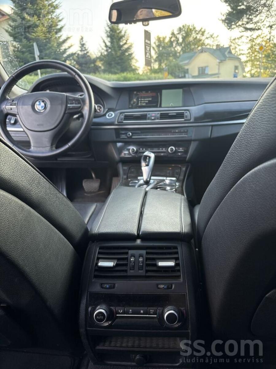 White BMW 535 2013 in Riga, with an engine capacity of 3.00 L and mileage of 278 thousand km for 11000 €, photo 8 on AUTOMOTO.COM.LV