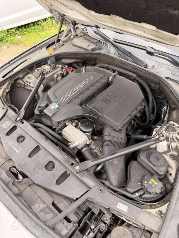 White BMW 535 2015 in Kaunas, with an engine capacity of 2.98 L and mileage of 215 thousand km for 5800 €, photo 9 on AUTOMOTO.COM.LV
