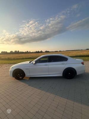 White BMW 535 2016 in Klaipeda, with an engine capacity of 3.50 L and mileage of 220 thousand km for 13999 €, photo 15 on AUTOMOTO.COM.LV